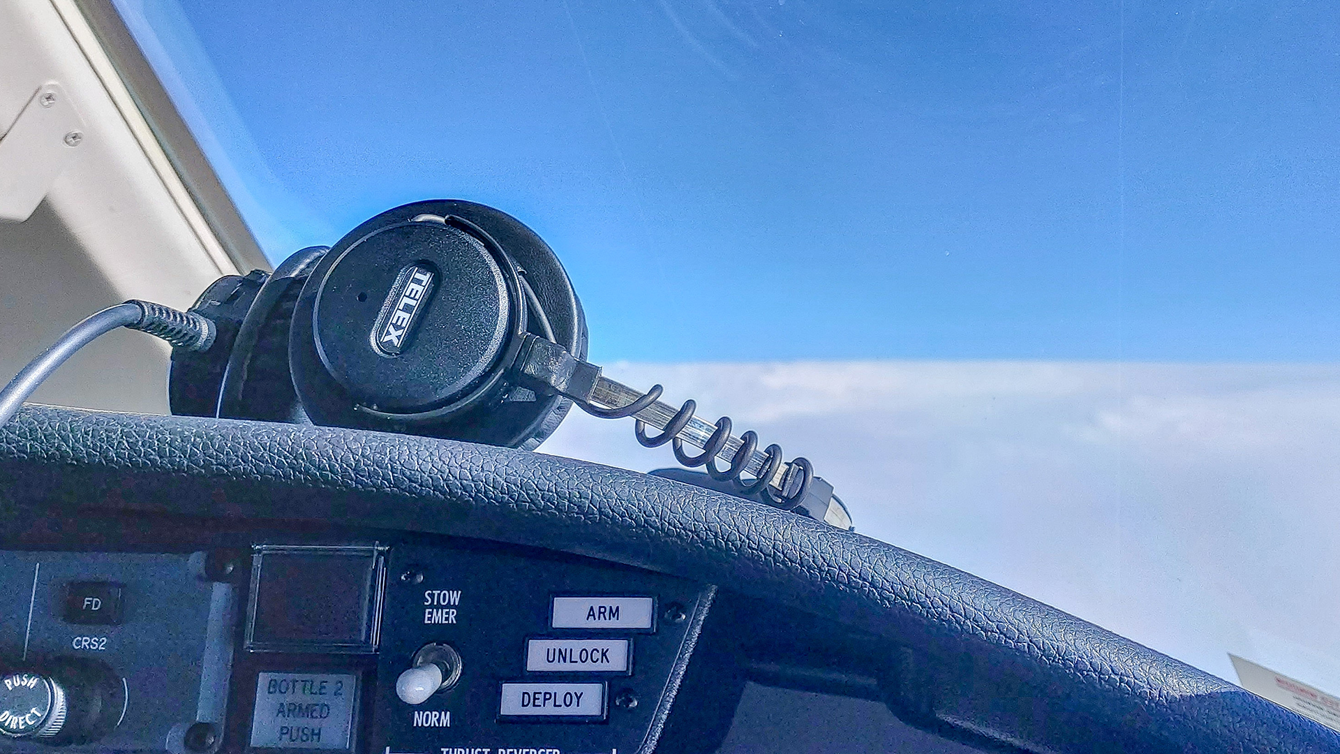 Telex Airman 8+ delivers “crystal clear” comms for VASAviation | Radio ...